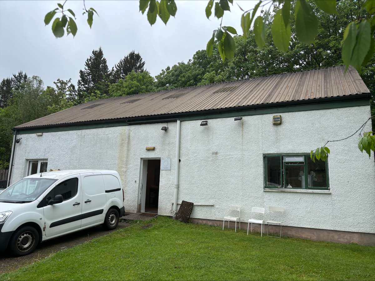 1 Commercial Units to Let in Birnam | Boxpod