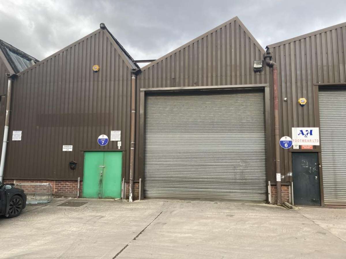 Industrial Unit to let Manchester M40 8WN,475sq ft | Boxpod