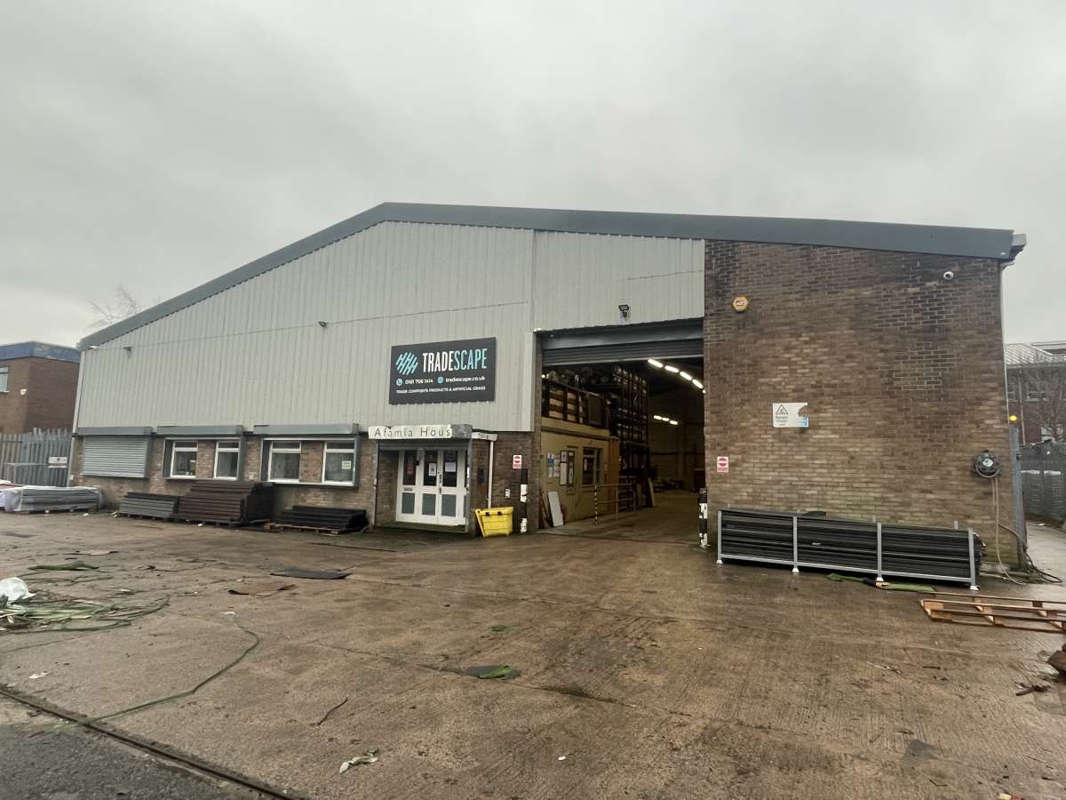 Industrial Unit to let Lake Street, Stockport SK2 7NU,1000sq ft | Boxpod