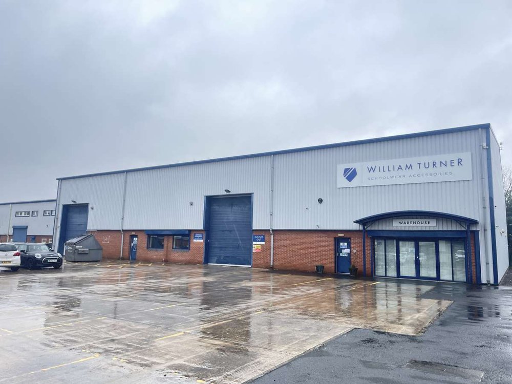 Industrial Unit to let Lake Street, Stockport SK2 7NU,1000sq ft | Boxpod